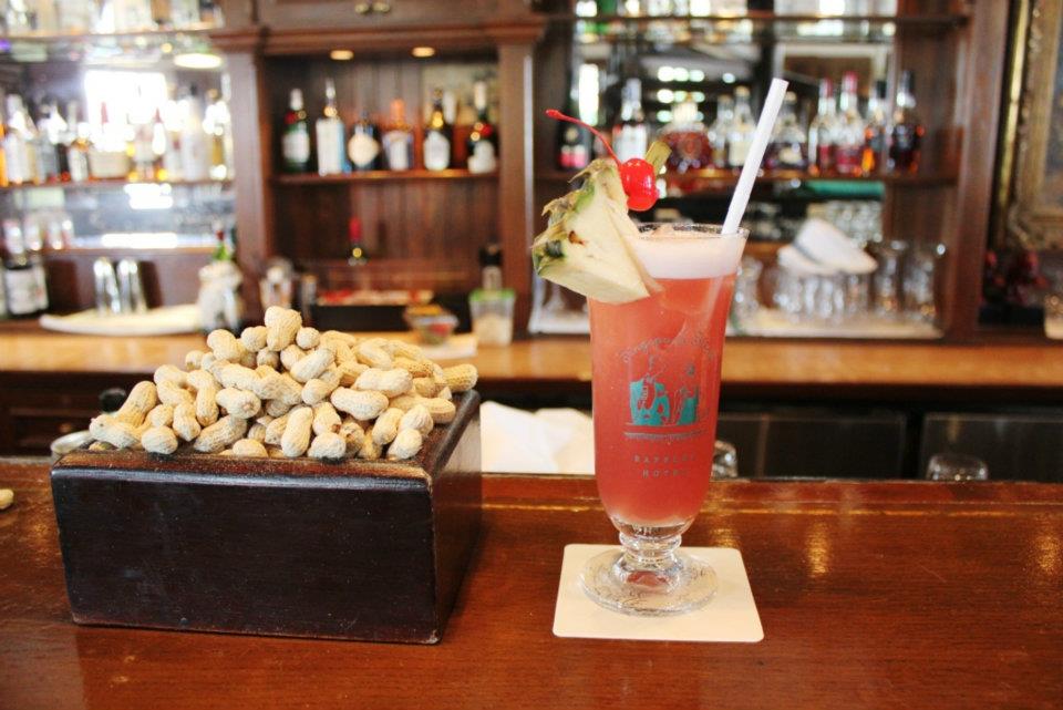 THE COCKTAIL TRAVELER: Singapore Sling @ Long Bar, Raffles Hotel Singapore
