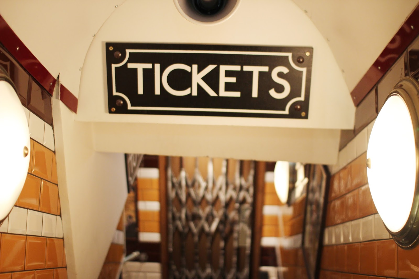 Cahoots: A Quirky Hidden Cocktail Bar In London - Zoey Olivia