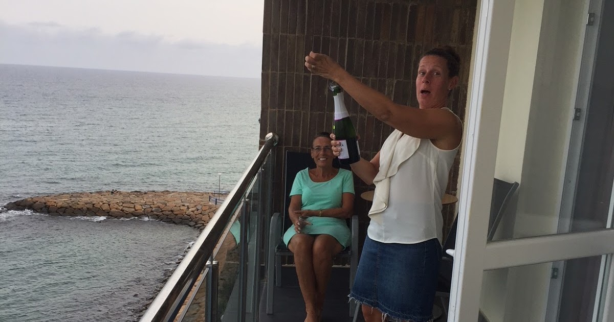 Systrarna Helen & Jill bloggar: Näe Helén - vi är inte Kardashians!!!