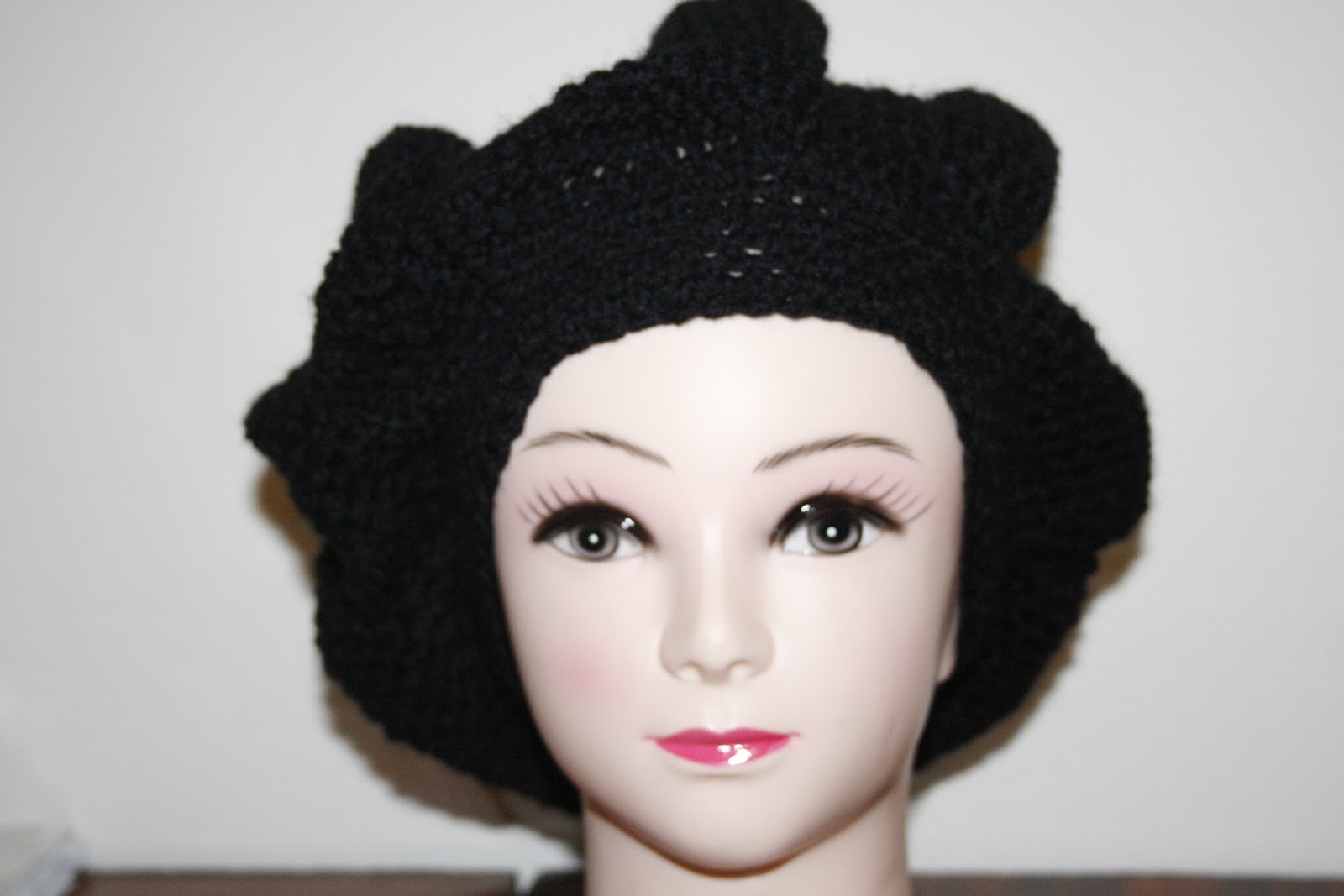 Happy Woman: A new crocheted bonnet