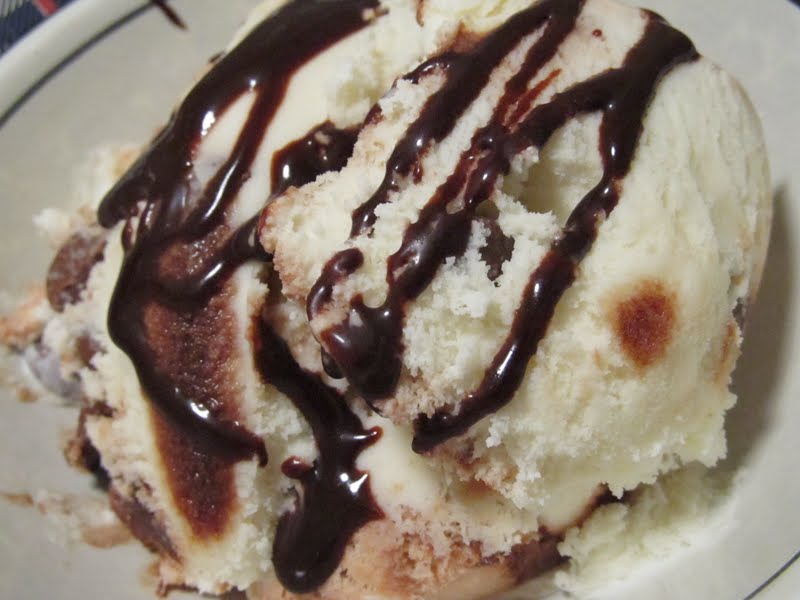 Jenn's Food Journey: Simple Fudge Ripple Ice Cream