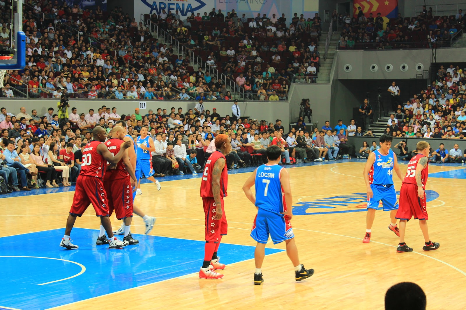 It's all about Klarizz =): NBA All-Star Basketball Challenge at MOA Arena