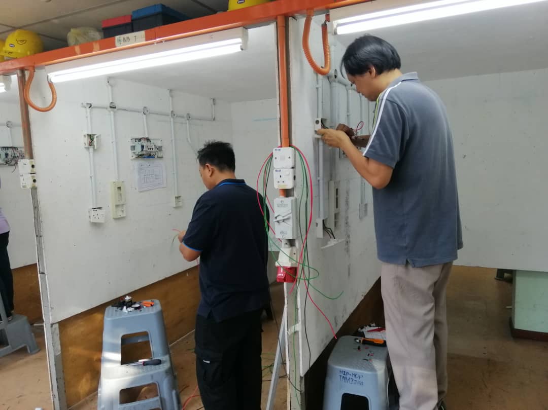 ELEKTRIK DUNIAKU: KURSUS ASAS PENDAWAIAN ELEKTRIK FASA TUNGGAL