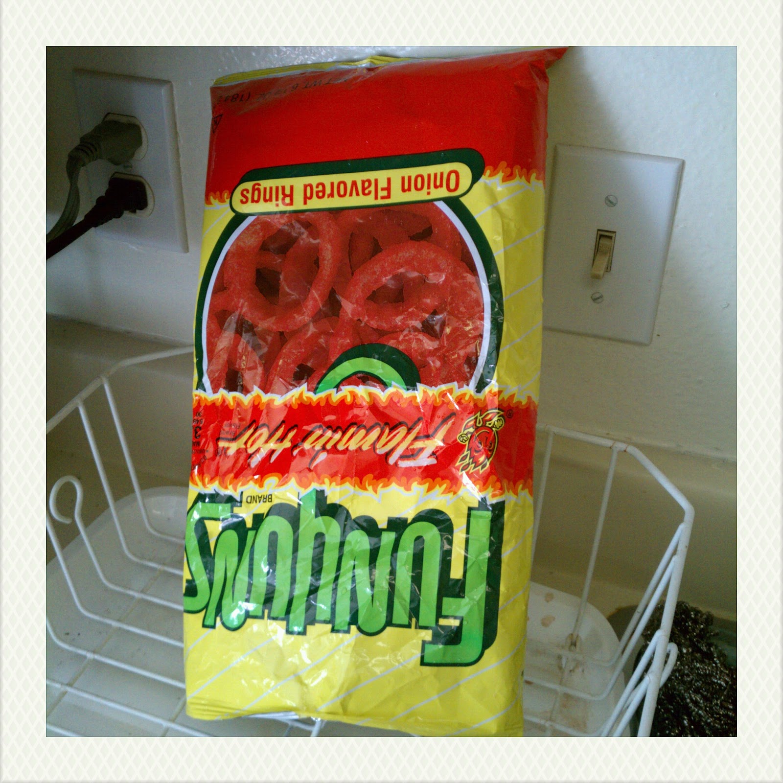 Make. Shop. Live.: How-To's Day: Chip Bag Pouch