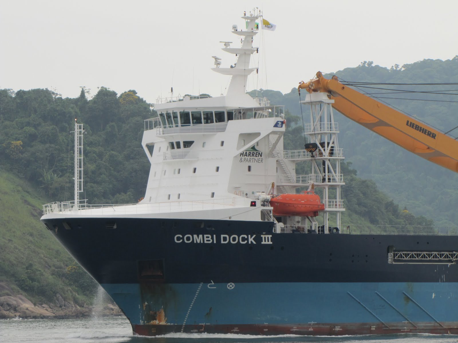 Navios em Santos: 03/27/11