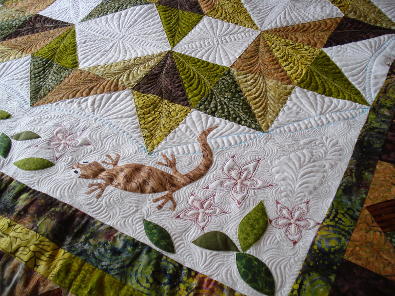 The Nifty Stitcher: Gecko Quilt