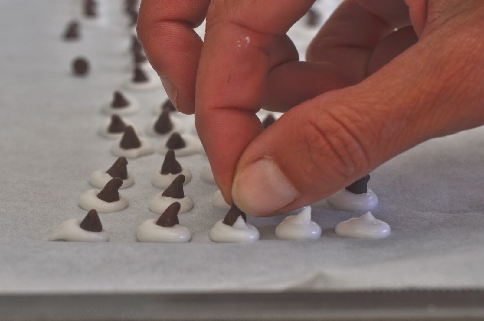 Cooking with Manuela: How to Make Googly Eyes