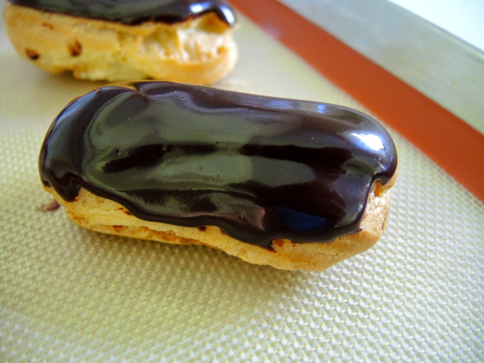 Kitchen and Cake: Vanilla Eclairs with Chocolate Glaze