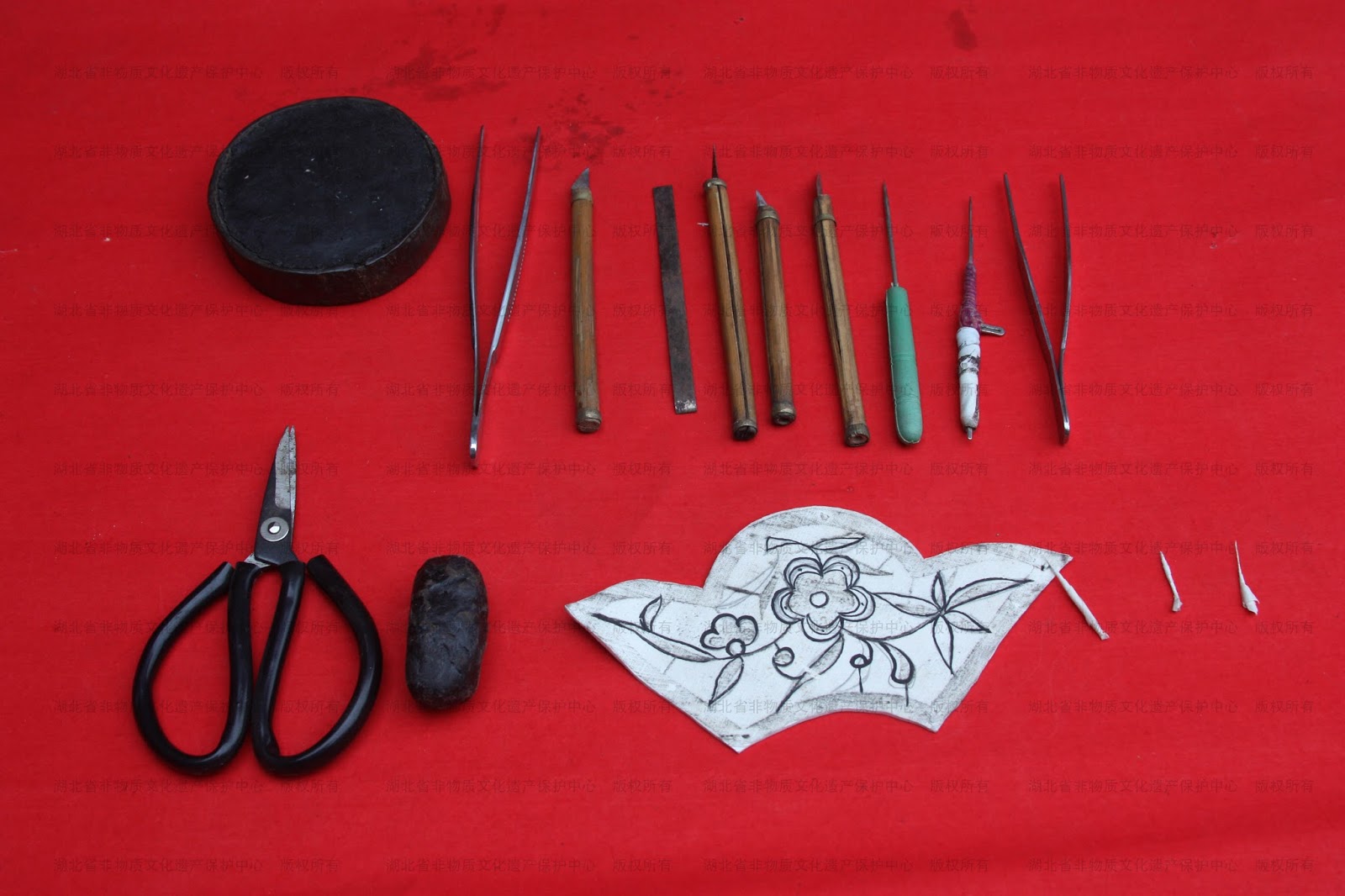 Xinxin's ENG107 Blog: Blog Entry # 6: Art of Chinese Paper Cutting