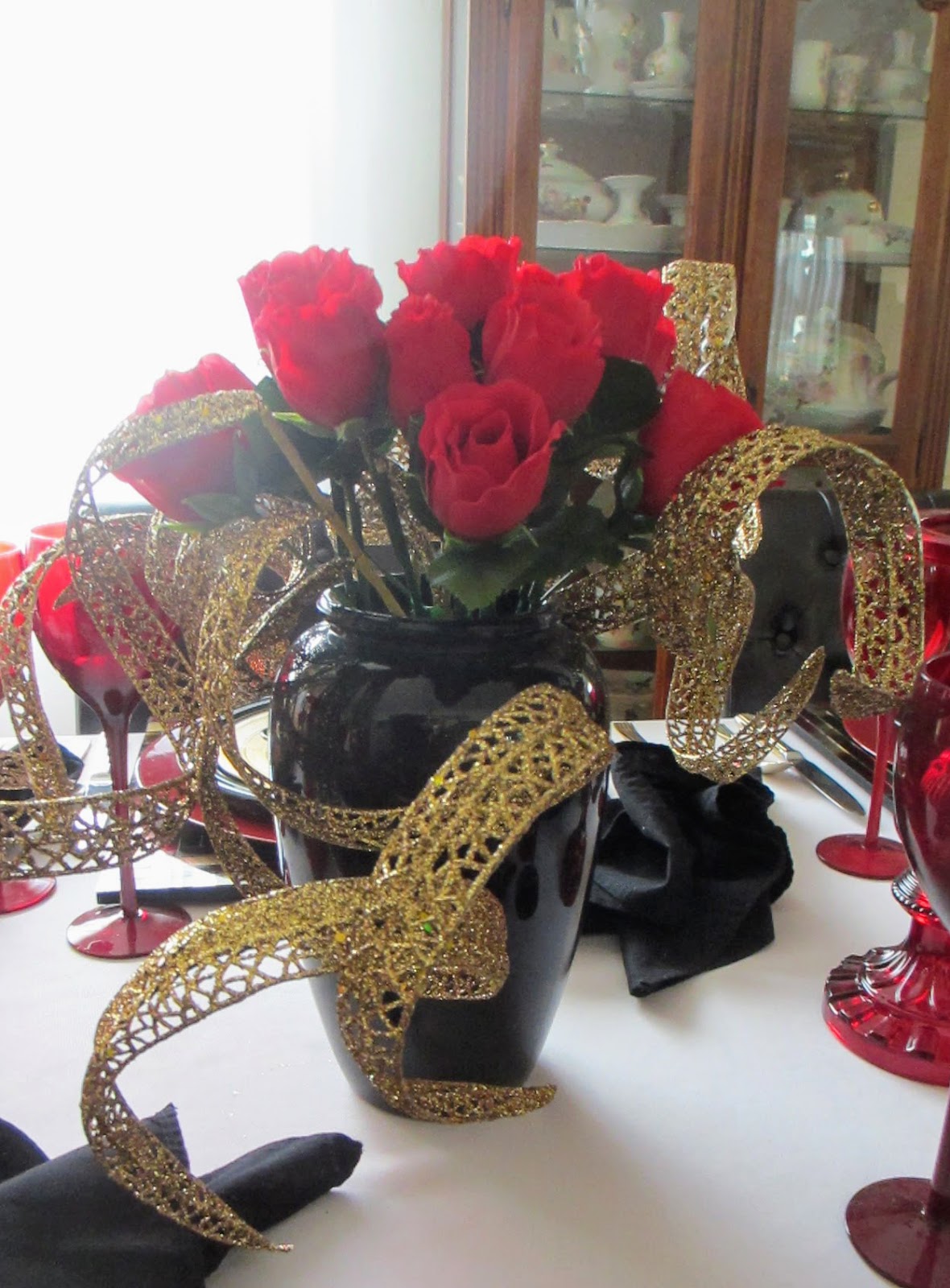 The Welcomed Guest: Red and Gold Tablescape