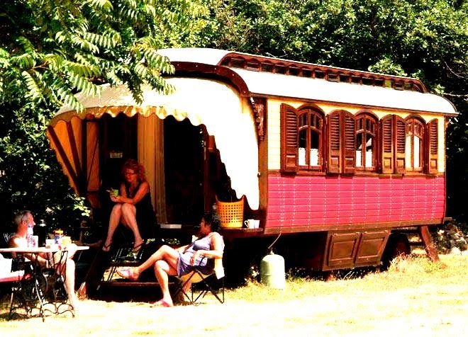 The Flying Tortoise: Gypsy Wagons. Tiny Colourful Bohemian Homes On ...