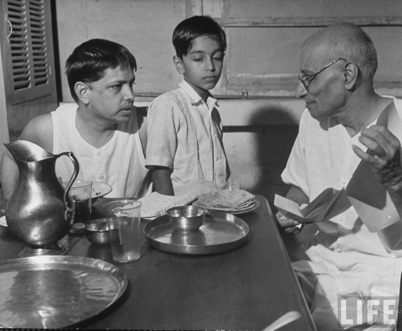 Four Generations Of Mahatma Gandhi Family Photos | Rare & Old Vintage ...