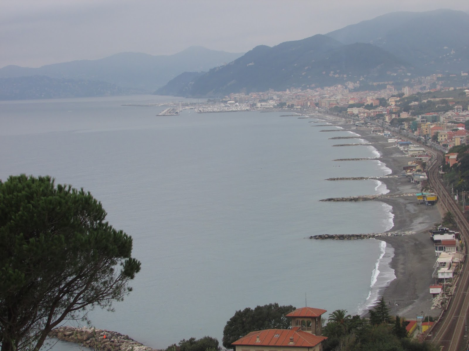 andar per sentieri scoprendo il piacere di camminare, liberando la ...