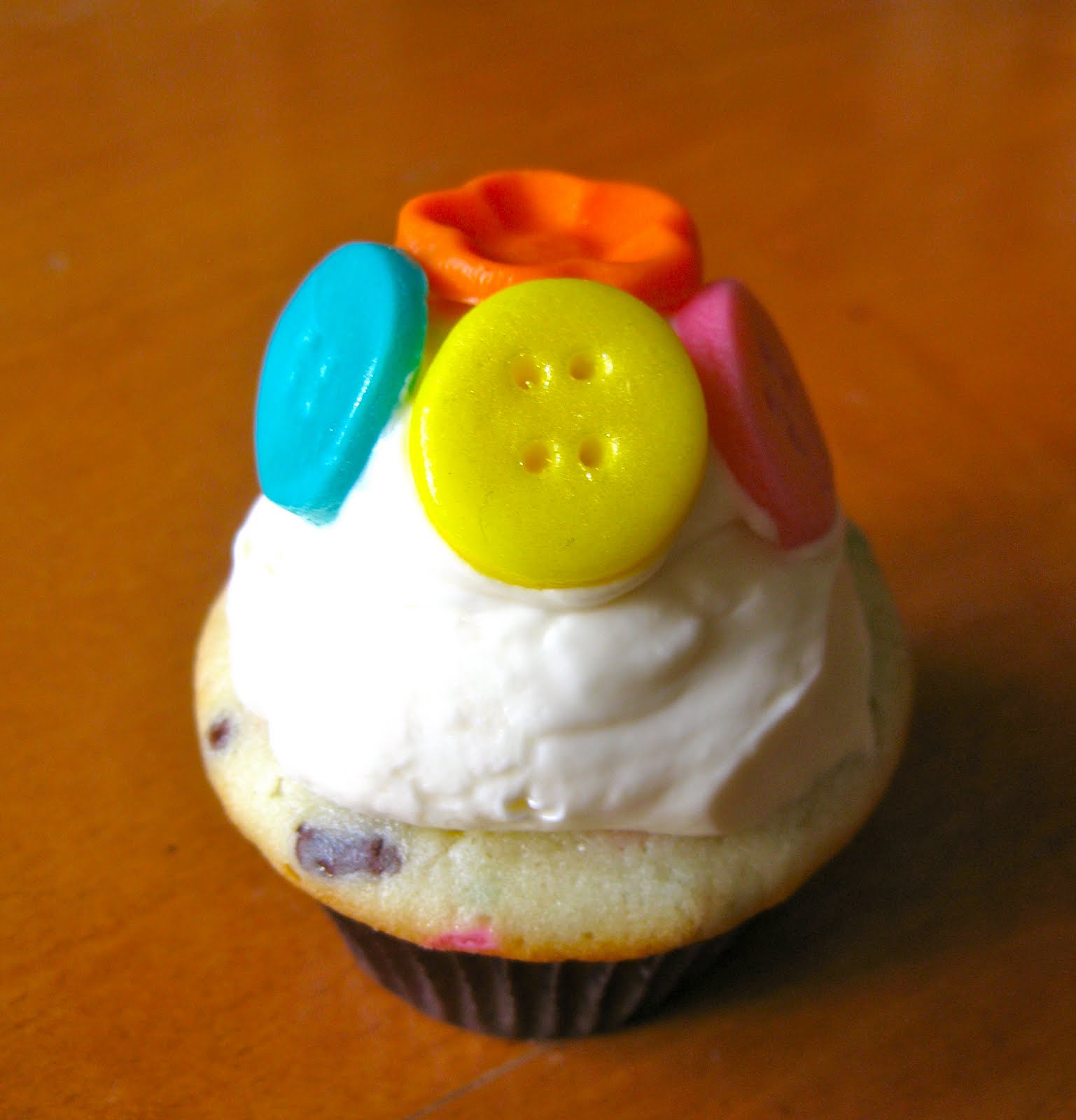 Pixie Crust: Funfetti Button Cupcakes