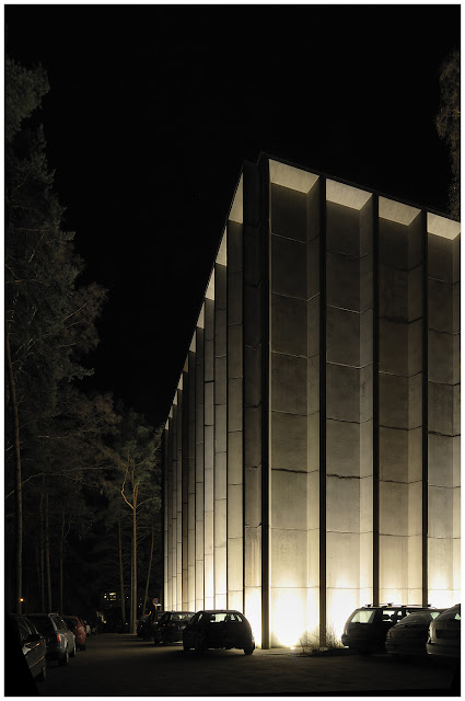 Objkt Photography: Concrete church