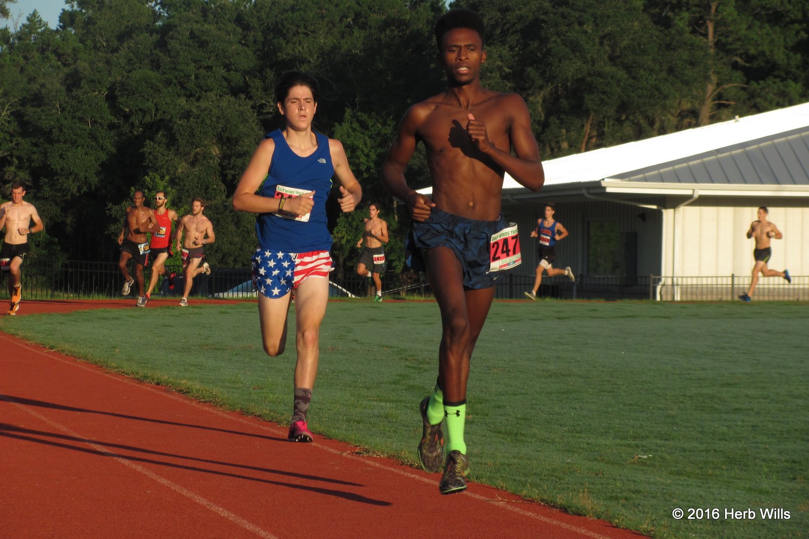 Trouble Afoot!: Stan Linton runs 4:30.10 before breakfast