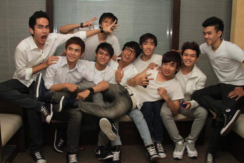 Makal Media: Biodata dan Foto Mikki Boyband Indonesia