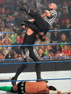 undertaker exclusive images: Chokeslam