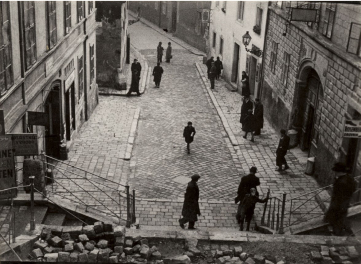 A Vanished World: 27 Rare and Amazing Photographs Capture Jewish Life ...