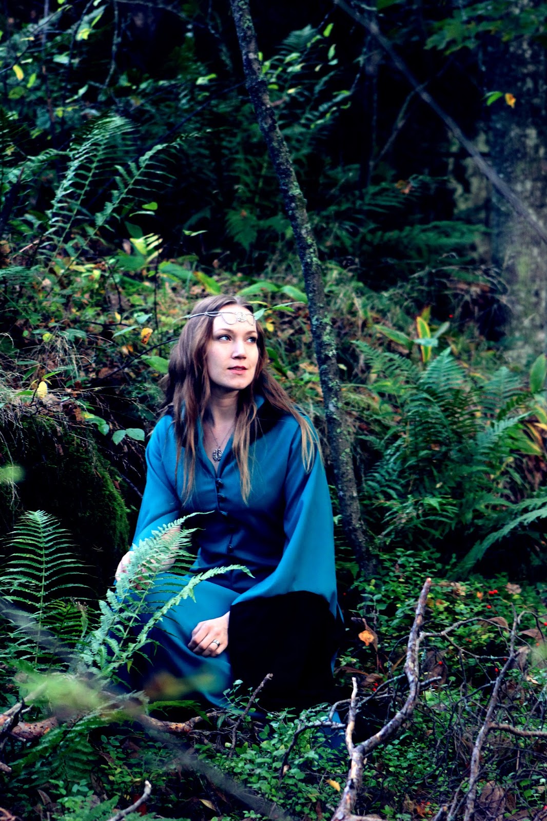 Sew Scoundrel: Photoshoot: high priestess of the forest (with DIY outfit)