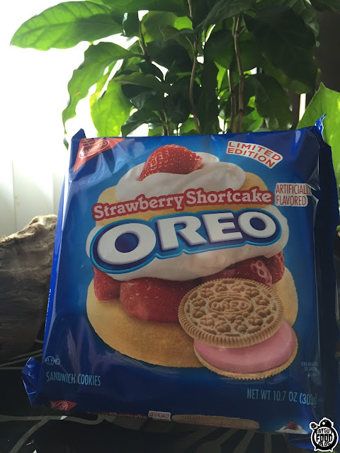 FATGUYFOODBLOG: Strawberry Shortcake Oreo Cookies!
