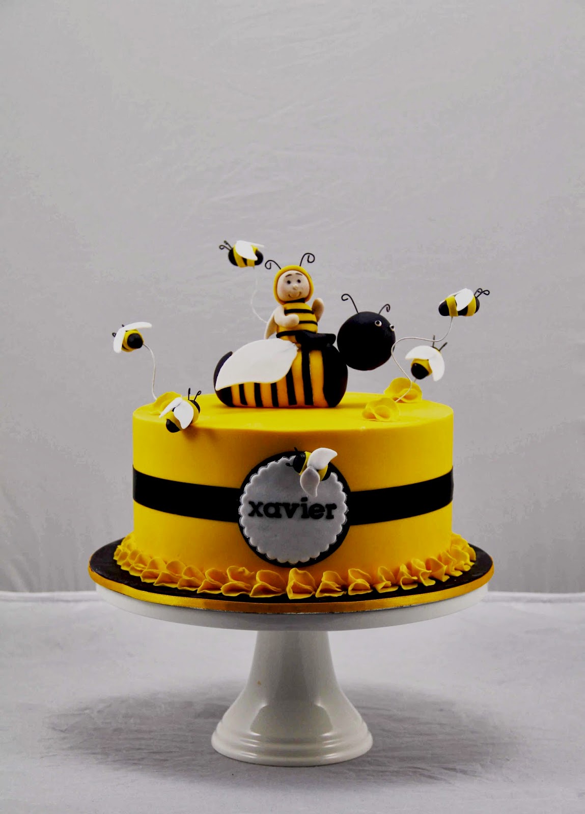 Bakerz Dad: Bee Day Cake