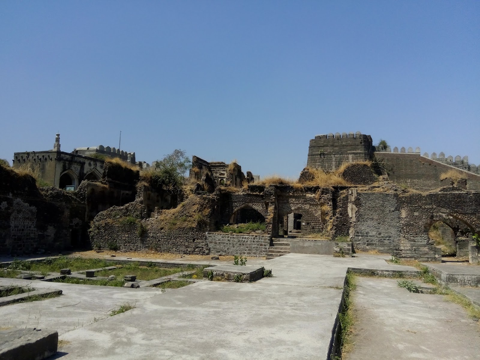 Kandhar Fort in Nanded district in Maharashtra | The journey of a thousand miles begins with one ...