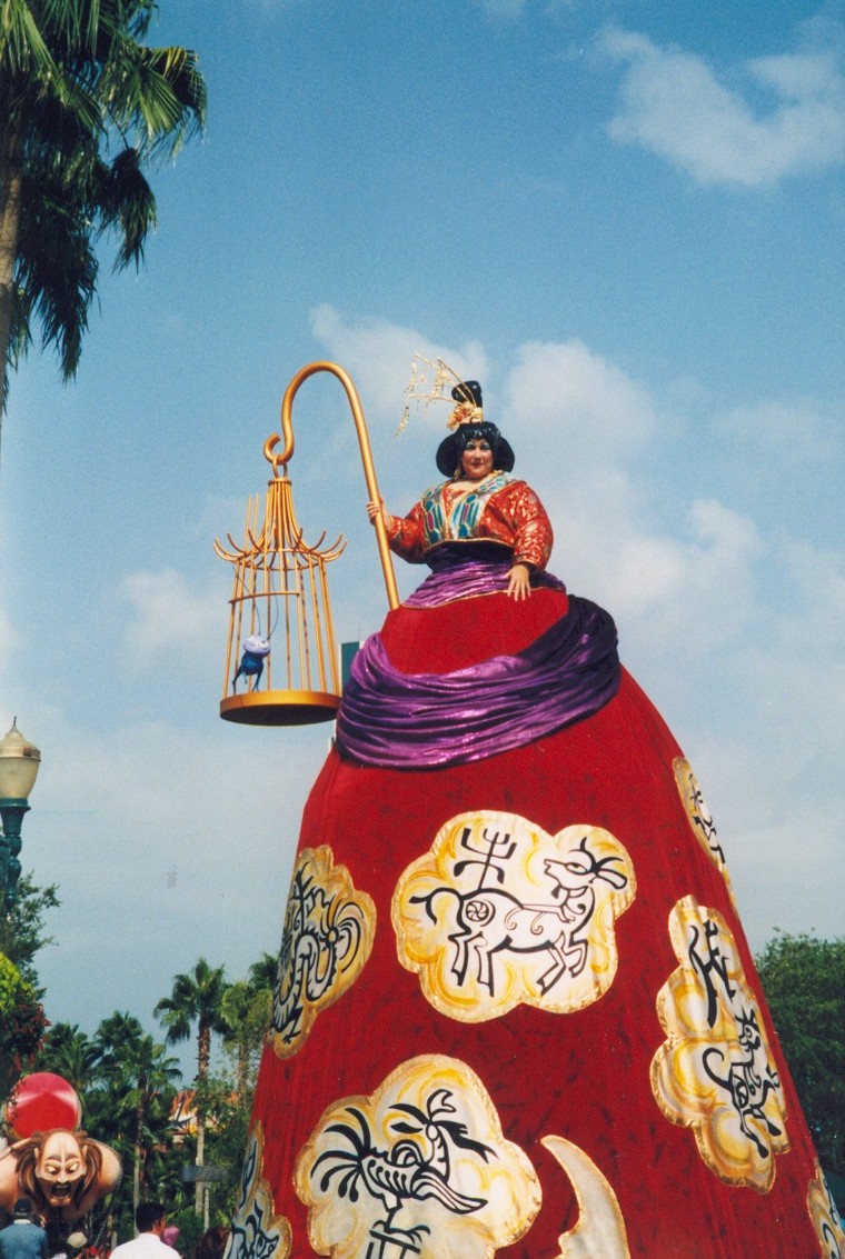 Disney Vacation Kingdom: Mulan Parade