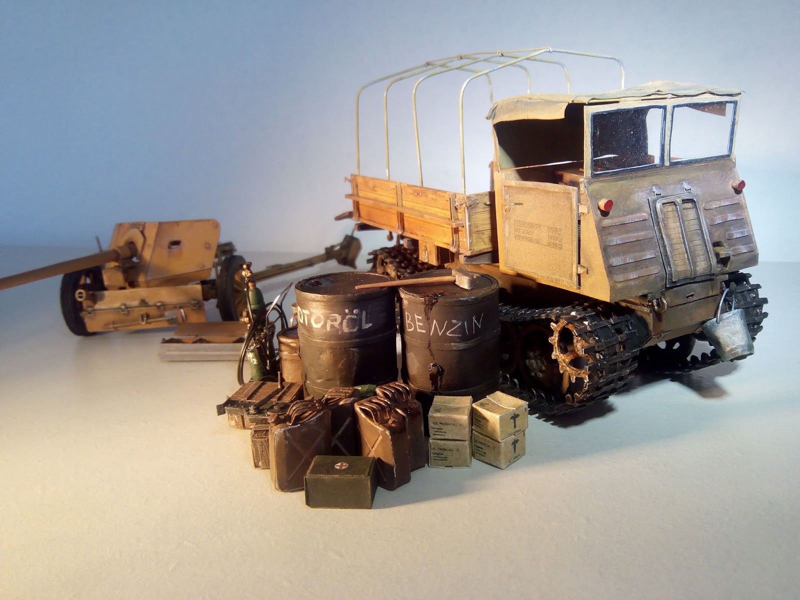 PAPERMODELS: Steyr RSO tractor
