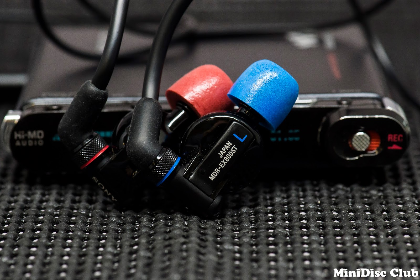 MiniDisc Club: 動圈的選擇 - SONY MDR-EX800ST