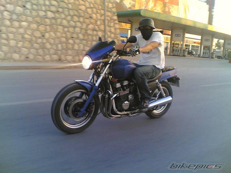 TRANFORMASI HONDA CBX 750P : CBX 750 Pelbagai Rupa dan Warna