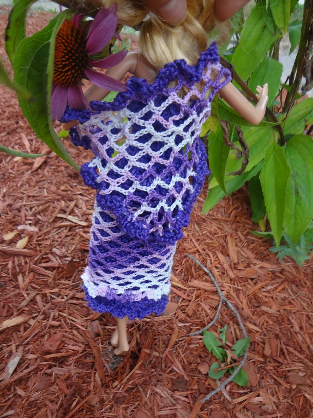 Niftynnifer's Crochet & Crafts: Free Barbie Shawl Crochet Pattern