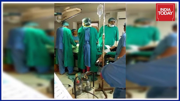 In video, ii Indian doctors struggle during functioning acre important ...