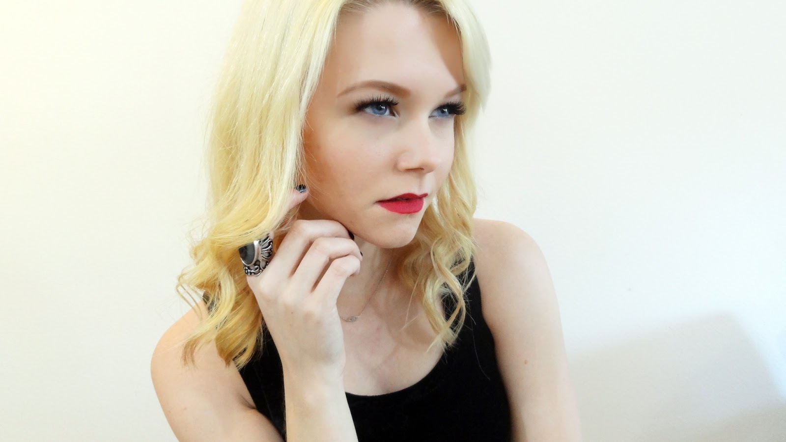 SARAH HAWKINSON: shameless selfies