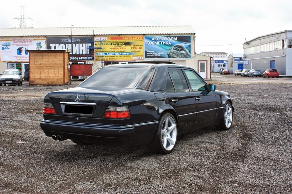 Mercedes-Benz W124 E500 on R19 AMG Wheels | BENZTUNING