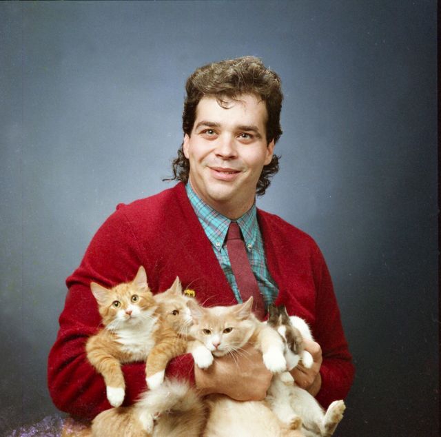 Crazy (Cool) Cat Men: 14 Ridiculous Studio Photos of Men Posing With ...