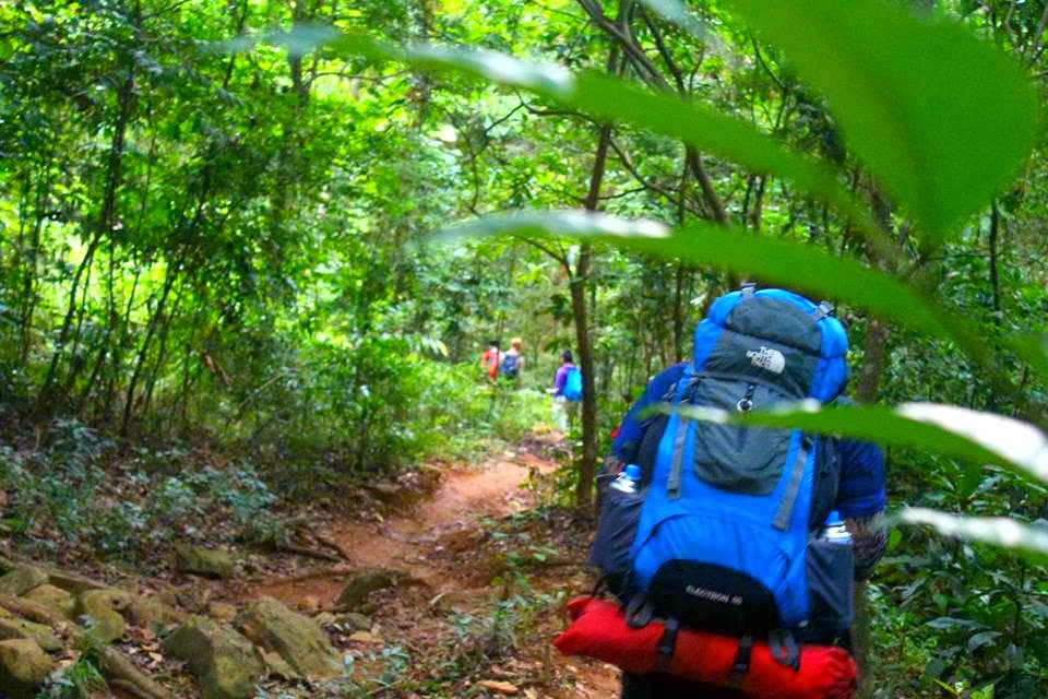SI AYANG ANG ESKAPO : Pico De Loro at Mt. Palay-Palay, Ternate Cavite