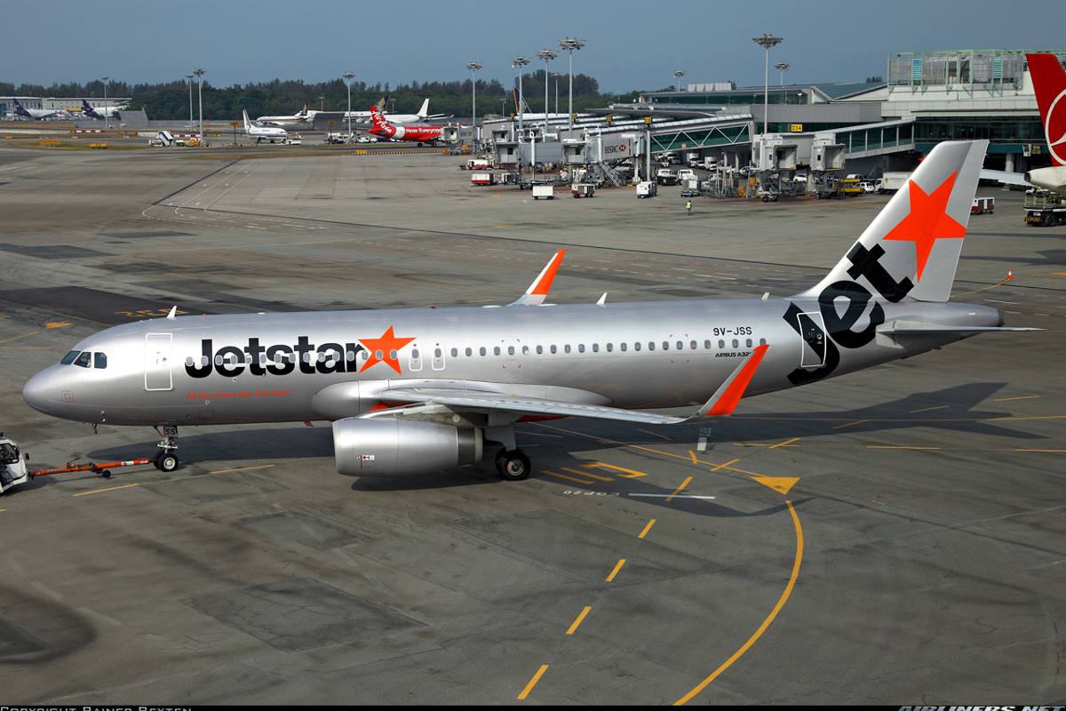 Charles Ryan's Flying Adventure: First Jetstar's A320 sharklet ...