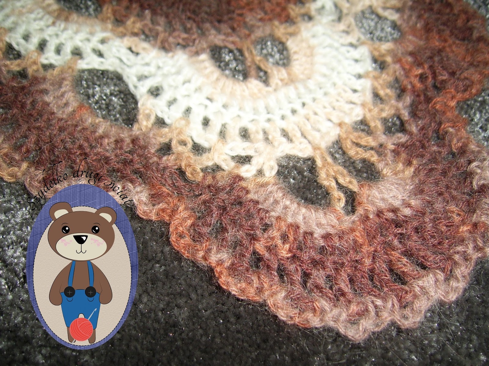 Szydełko drugi świat: Chusta Virus Tuch