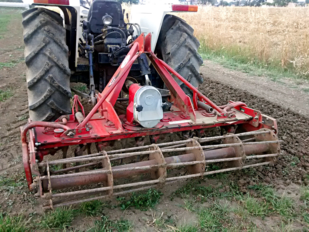 Andrea Urbini: homepage: Erpice rotante Lely