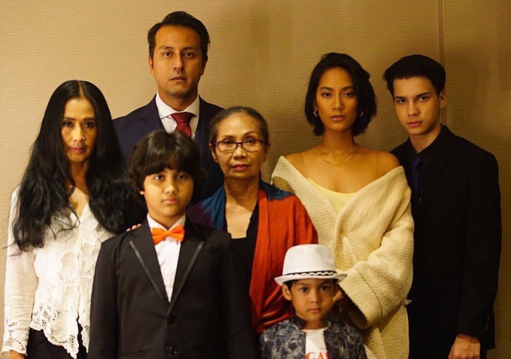 Siapa Bront Palarae Pemeran Bapak di Film Pengabdi Setan 2017 ? - The ...