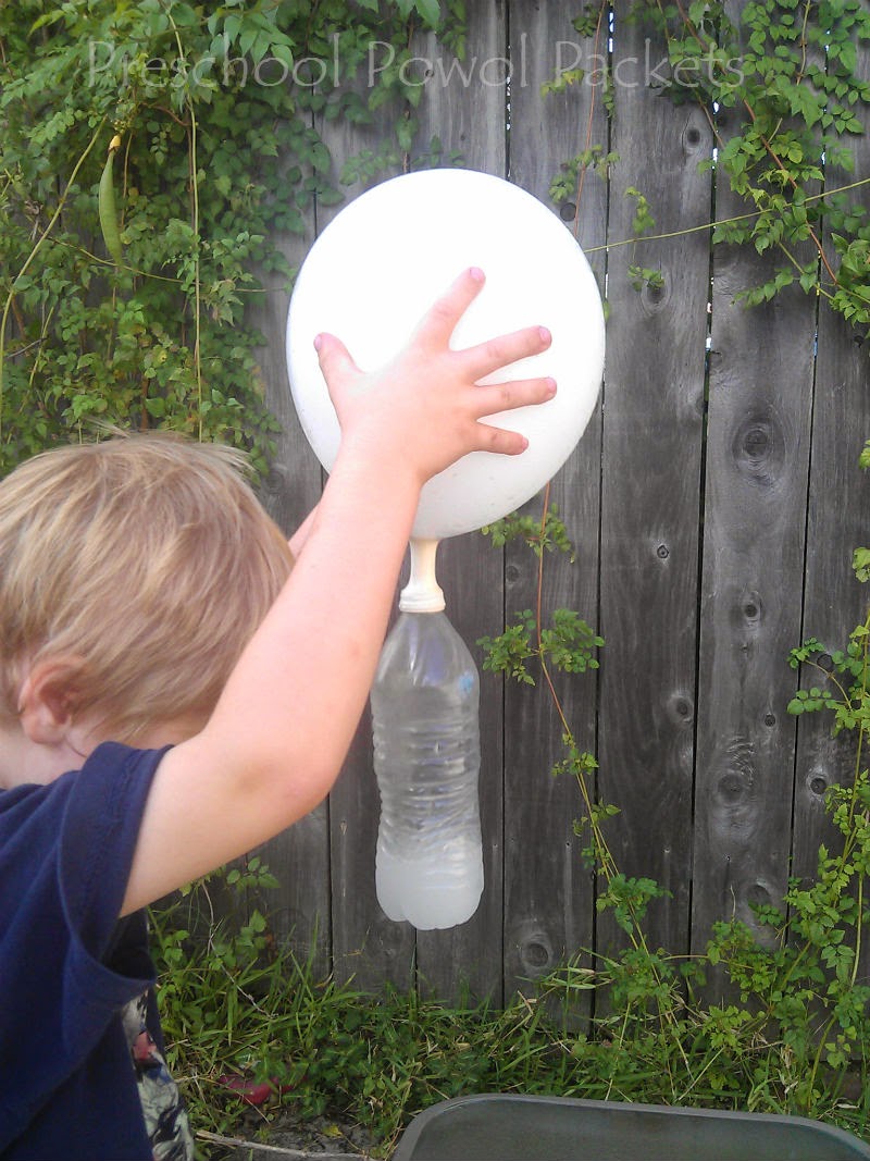 Halloween Science Experiment: Ghost Balloons | Preschool Powol Packets