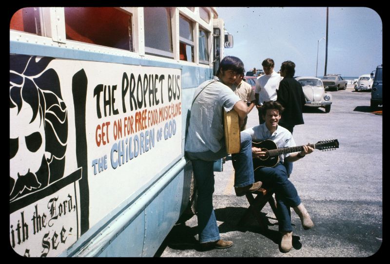 Prophet Bus: Wonderful Photo Collection That Revives the Youth Life of ...