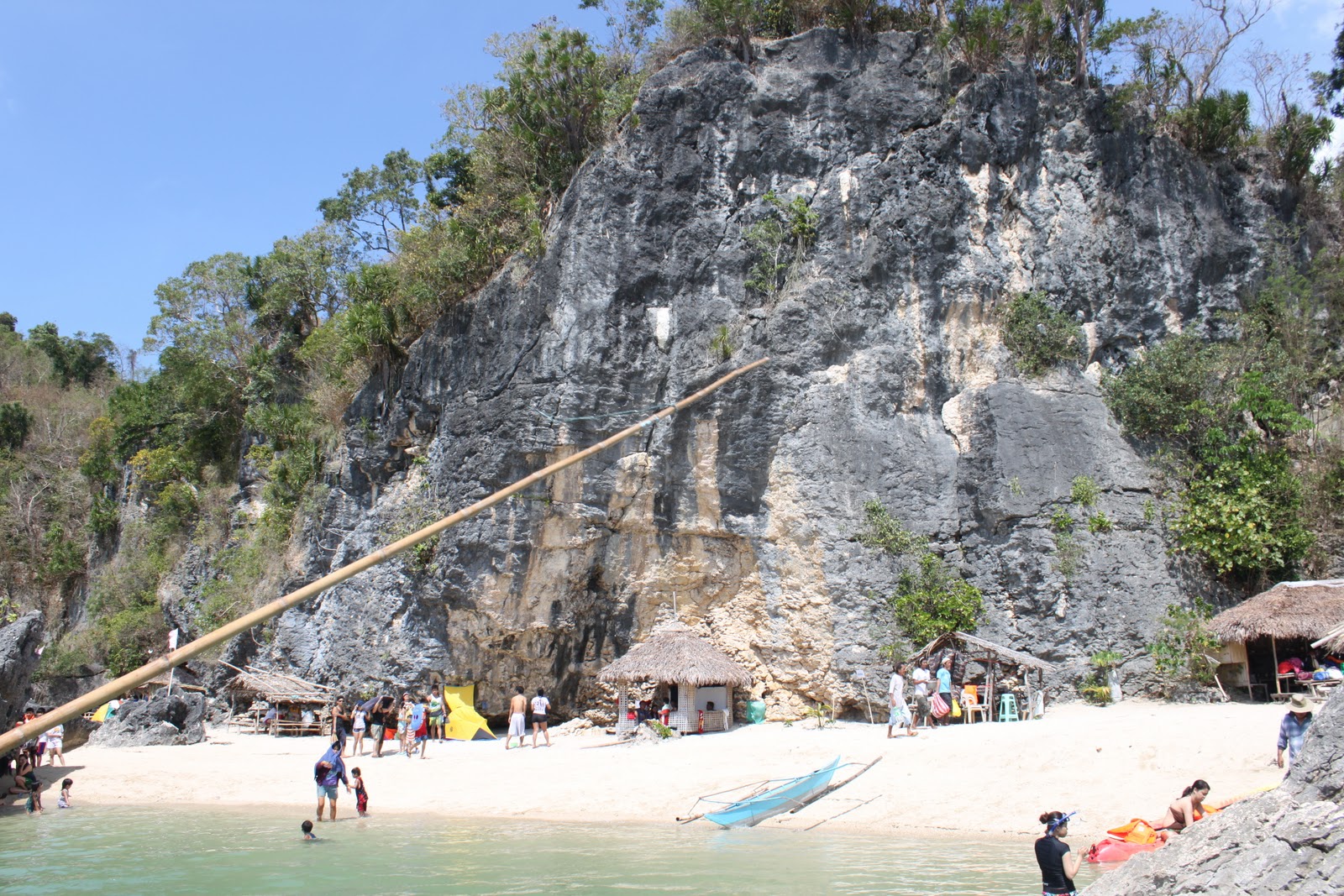 Pinay Adventurer: Holy Week 2011: Quezon Province - Borawan Island