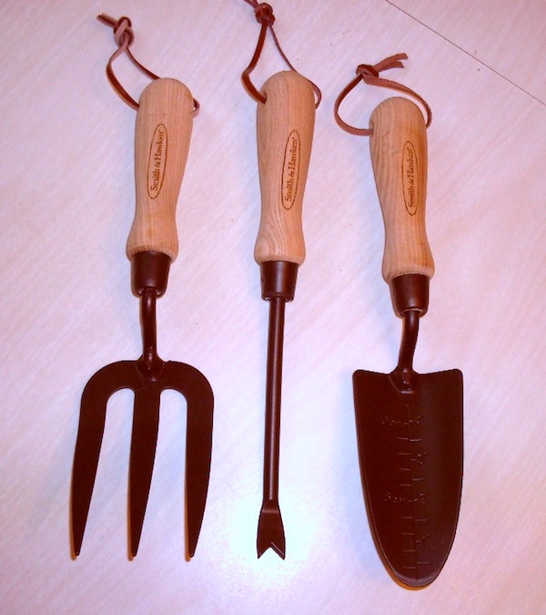 Gardening In Slippers: Swoe Garden Tool, A Review