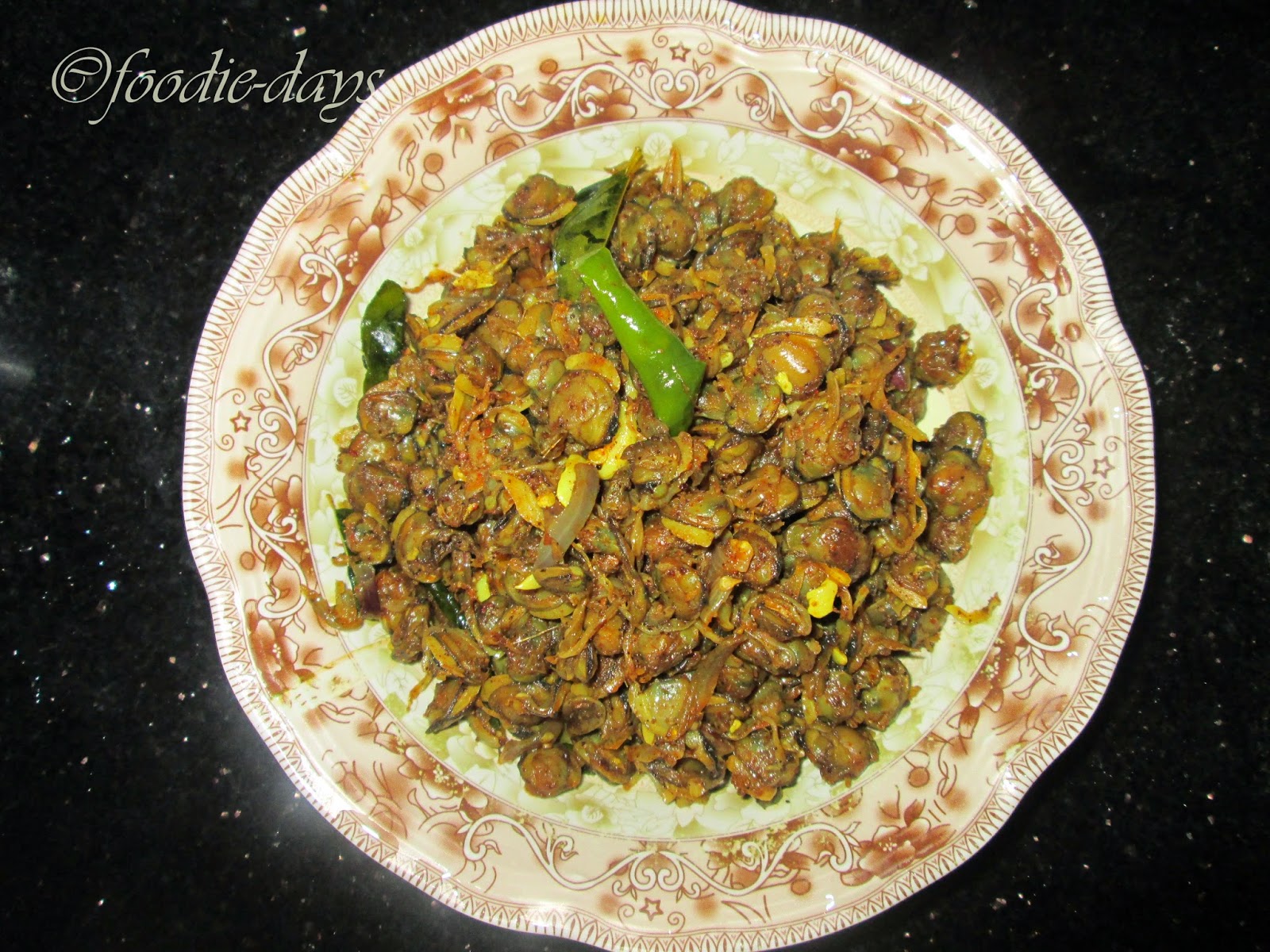 Kakka irachi ularthiyath | Kerala style Clam Meat Roast