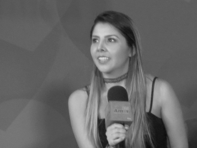 internautaSOY: SANDRA VILLALOBOS UNA REINA CON MICROFONO