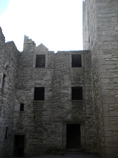 Groteskology: Capture The Castle: Part One