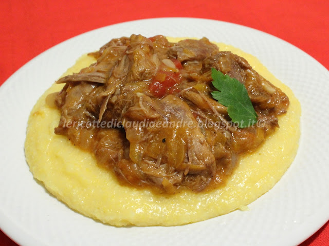 Anatra alla cipolla su letto di polenta | Ricetta ed ingredienti dei ...