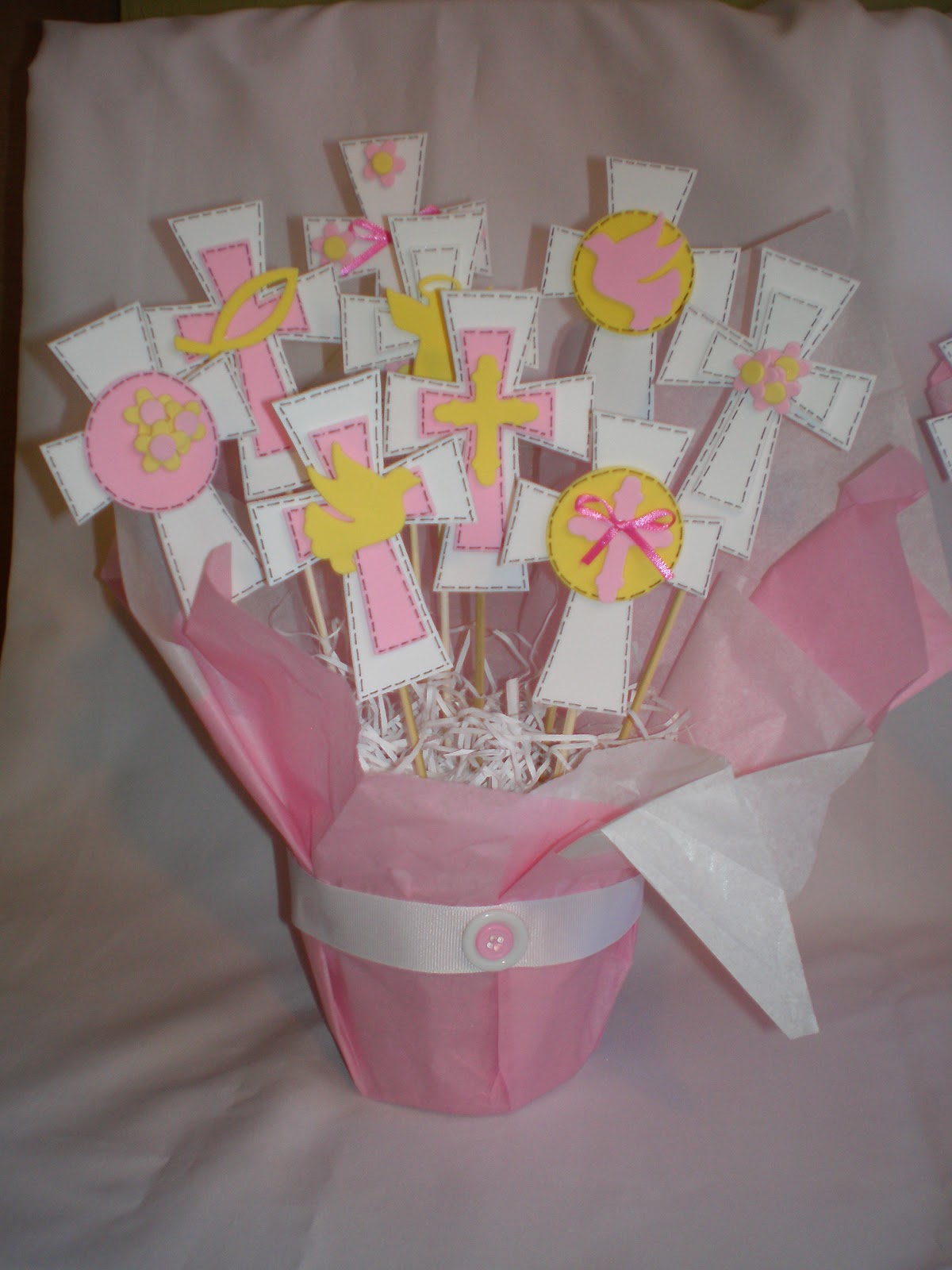 CRAF-T BEE: COMMUNION CENTERPIECES